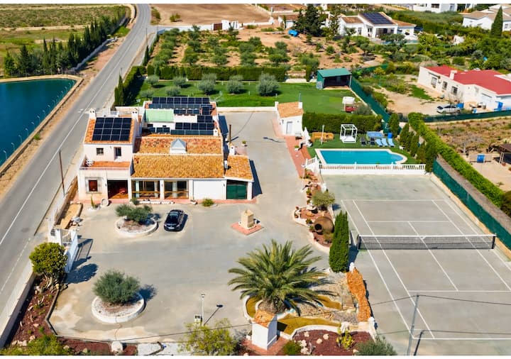 Villa Palmeras By Dygav: Private Pool & Tennis - Elche