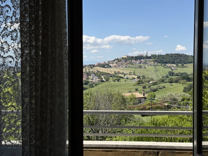 C015 – Camerano – Three-story Villa With Garden - Ancona