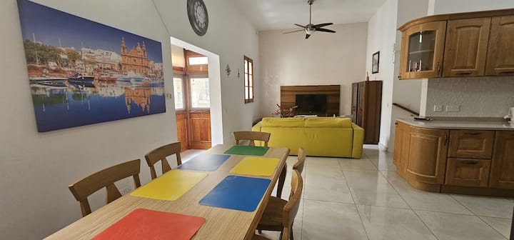 Villa In Sliema - Malta