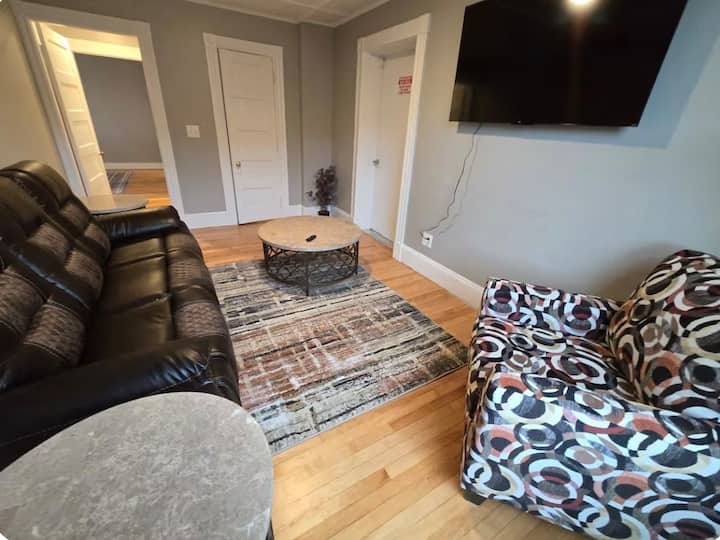 Downtown Waterville Apartment - Waterville, ME