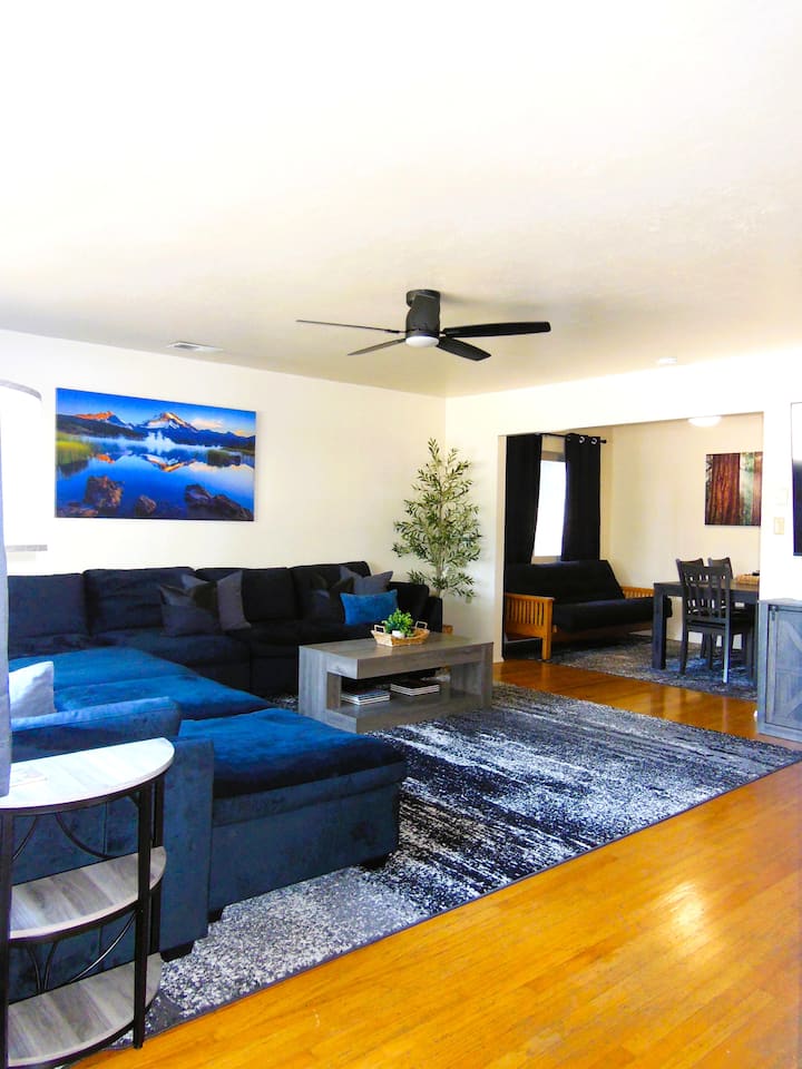 Charming 3br Home Near Dining, Cozy & Convenient - Chester, CA