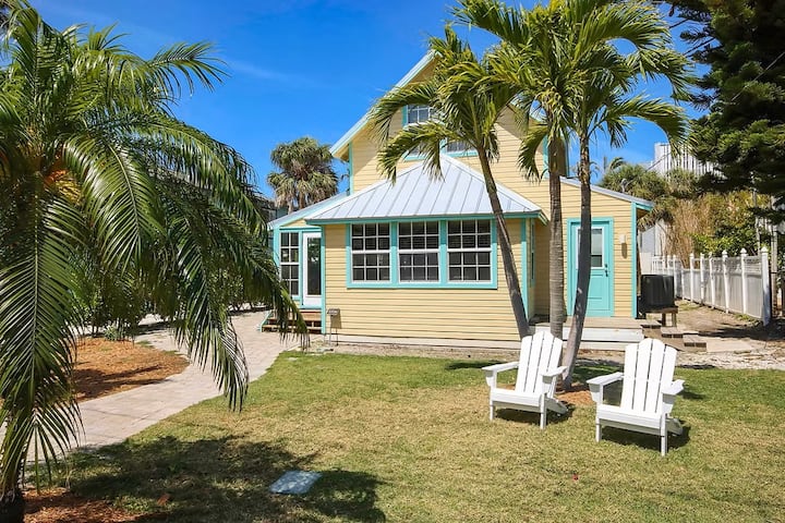 Historic Cottage | Walk To Beach & Village - Captiva, FL