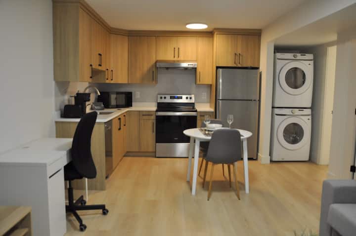 Modern, Private 1-bdrm Suite In Premium Location. - Delta