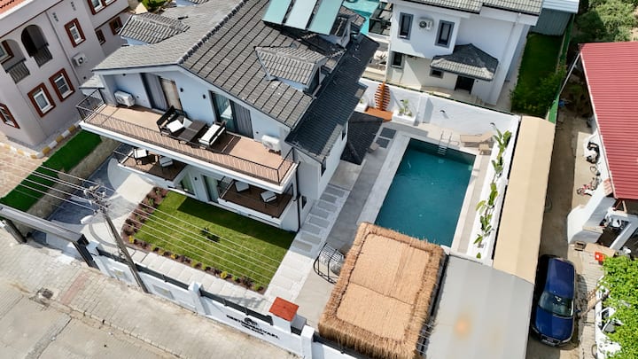 Villa Defne | 4 Yatak Odalı Lüks Tatil Villası - Фетхие