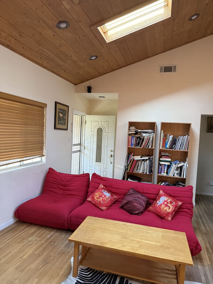 Rustic Country Cottage - Menifee, CA