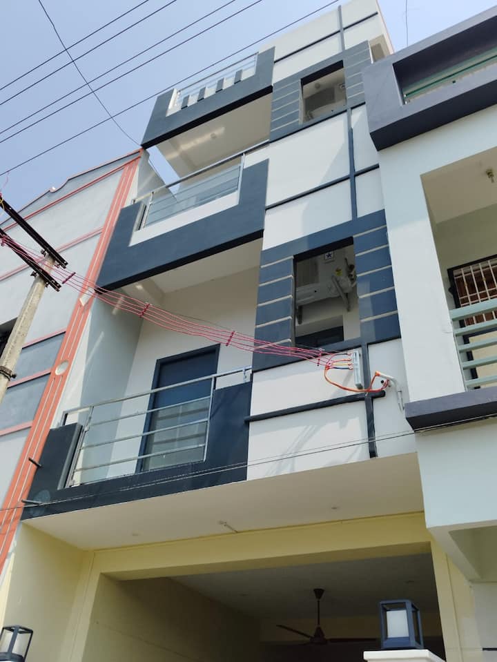 Mohnish Sai Home Stay & 7 -Affordable Rooms - Tiruvannamalai