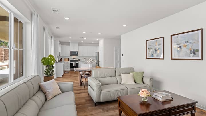 20% Off Monthly | Designer 4br Home W Ev Charging - Corona, CA
