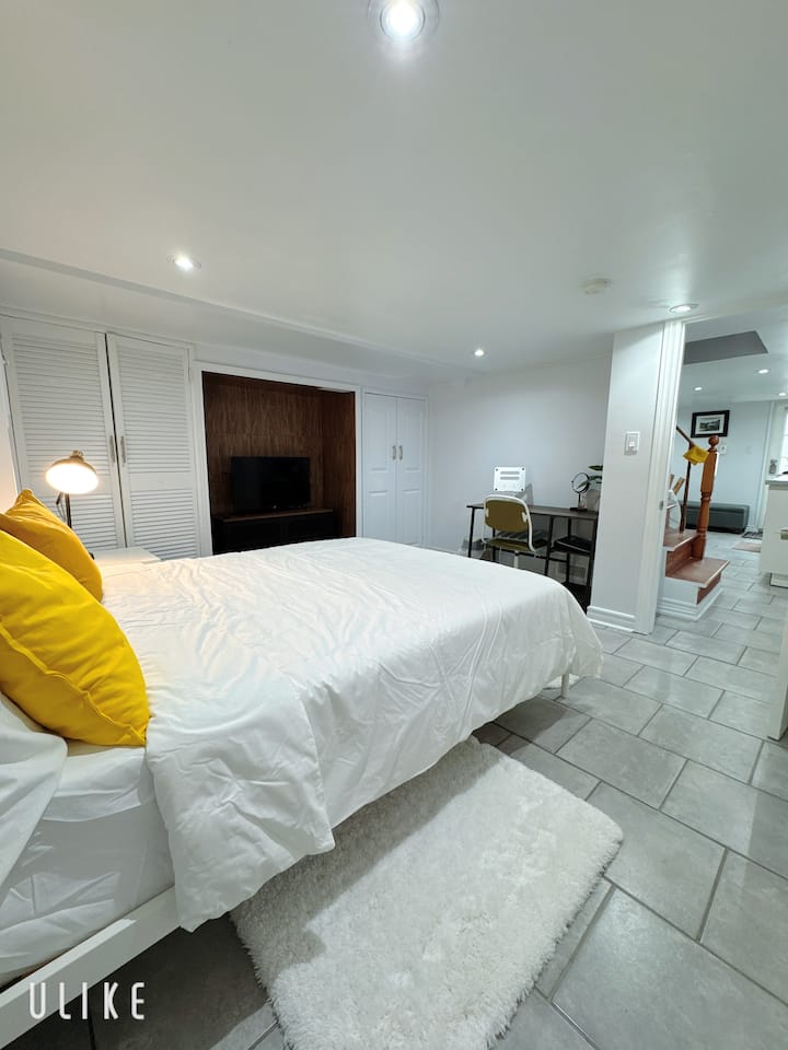 Affordable, Safe & Quiet Room - Toronto