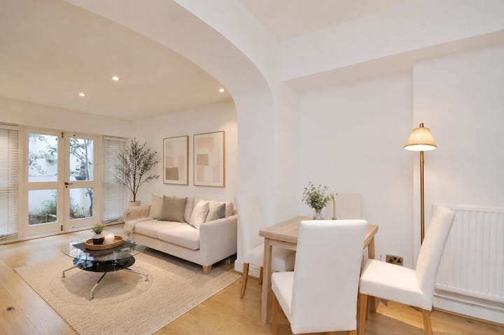 Stylish South Kensington Flat · Private Patio - Chelsea