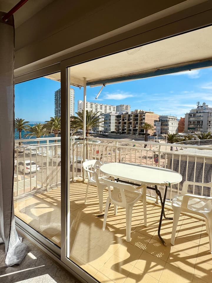 Amplio Apartamento Junto A La Playa - El Perelló