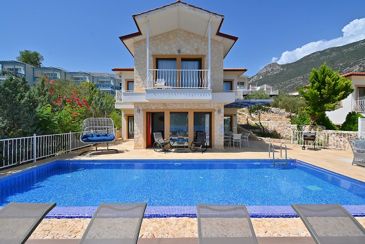 Villa Dionysus | Kalkan'da 8 Kişilik Kiralık Villa - Kalkan