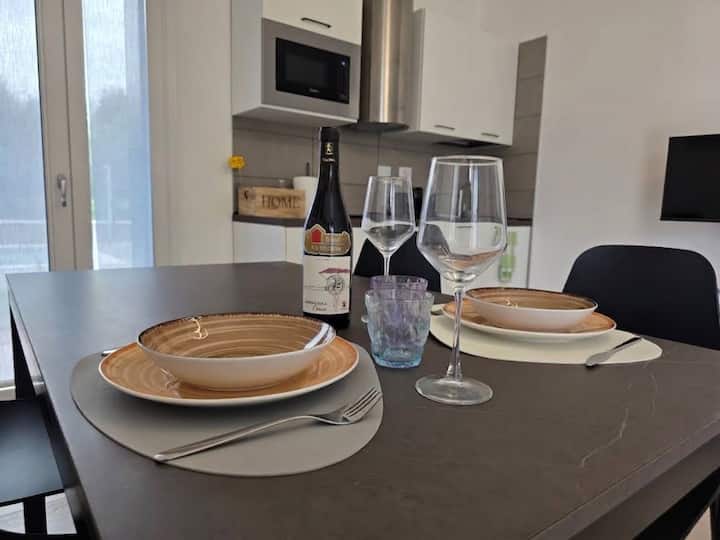 Studio Flat With Kitchenette And Pool View - Bussolengo