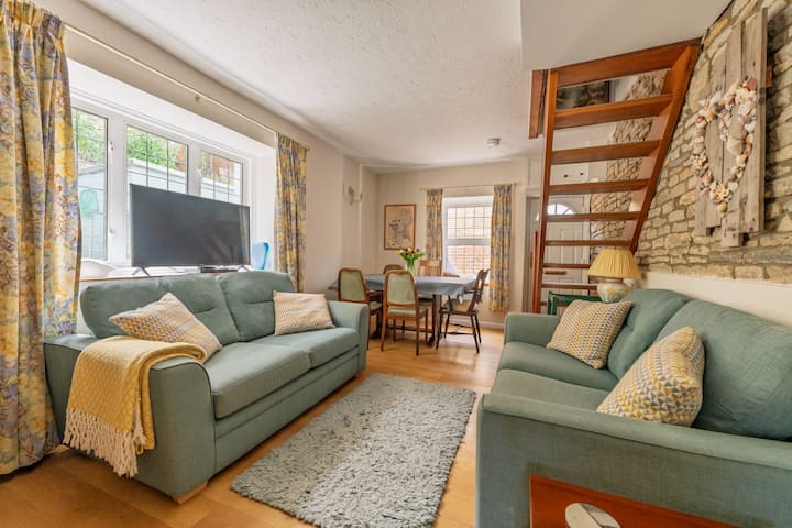 Charming Dogfriendly Cottage With Garden - Swanage