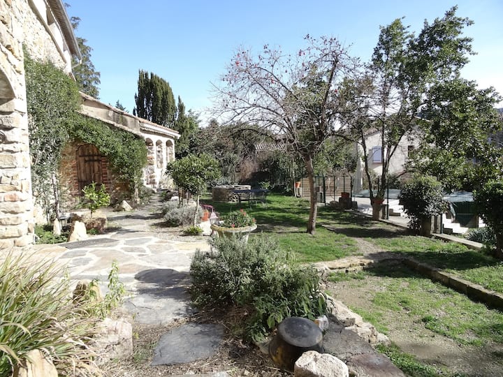 Gîte De 70 M2 Rénové Dans Un Mas De Caractère - Le Martinet