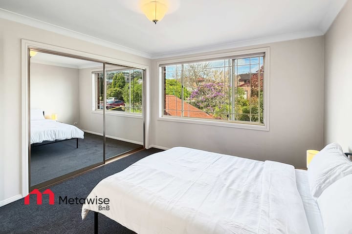 Metawise Spacious 4-bedroom Home In Cherrybrook - Dural