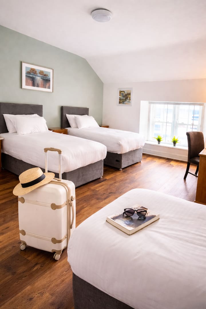 Henehan's Town House - Quadruple Room - Westport