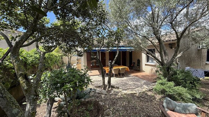 Maison Chaleureuse Et Familiale Avec Jardin - Avignon