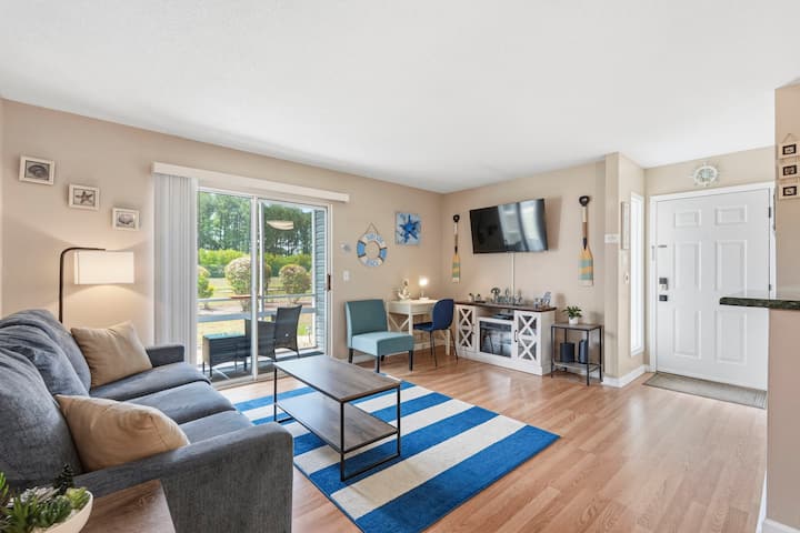 2 Br Condo With On-site Pool | 1 Mile To Beach - Surfside Beach, SC