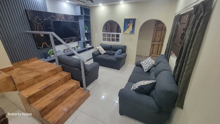 Casa España, Un Lugar Con Calor De Hogar - Santa Ana