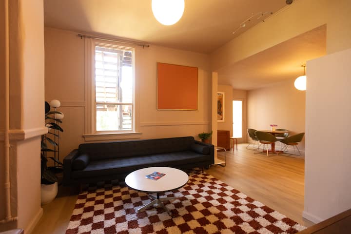 Gorgeous Flat On Serene Garden Lined Block - San Francisco, CA