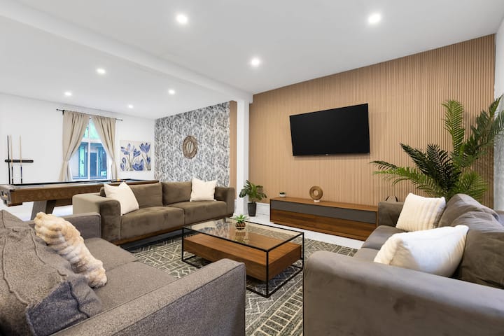 Ultimate Group Escape | 5br + Spa Jacuzzi - Montreal
