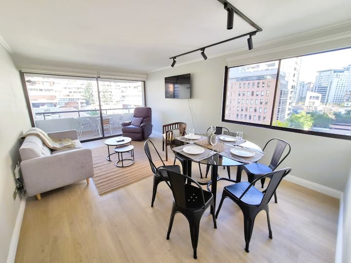 Amplio Y Funcional, El Golf | 3d 2b Terraza - Providencia