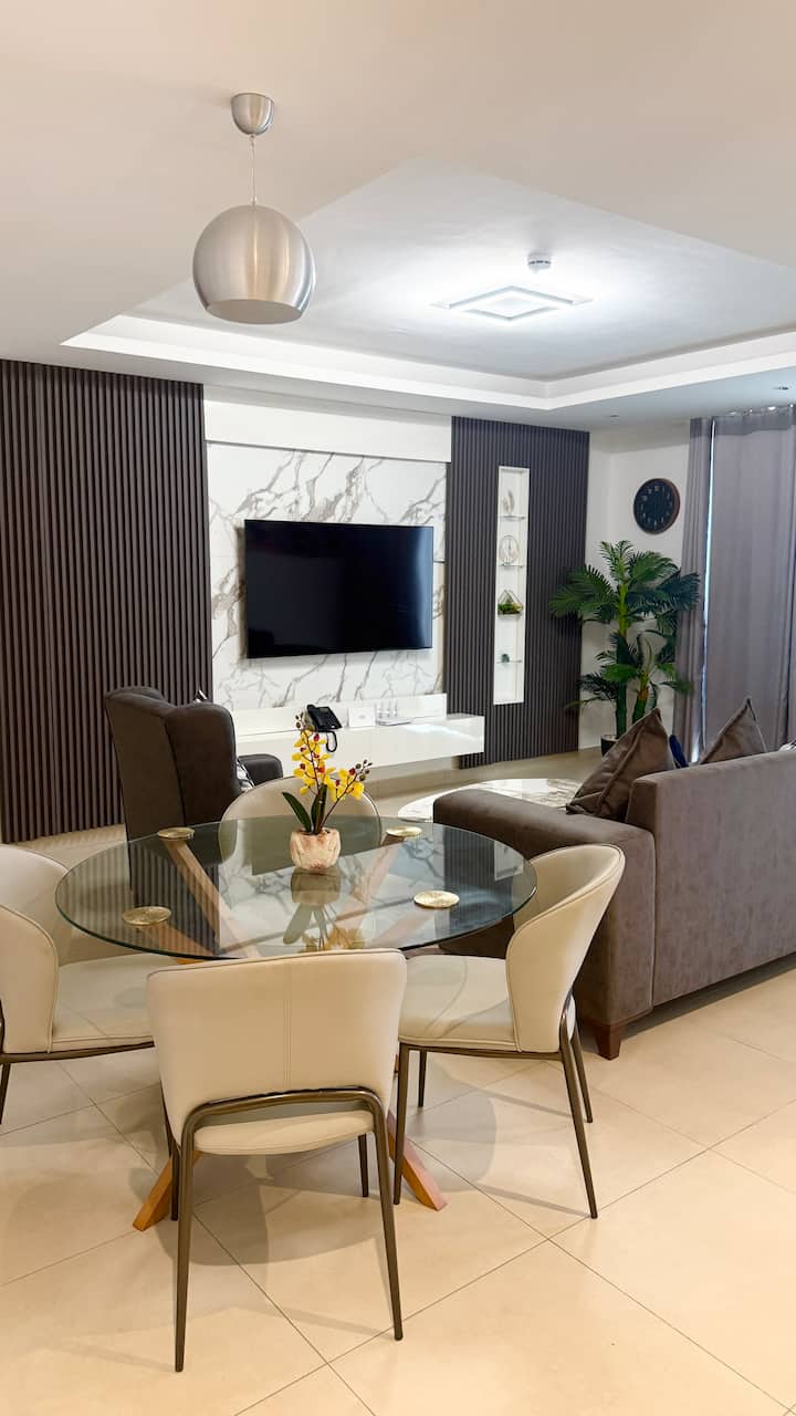City View 1br Apt + Pool& Gym @ The Beacon, Labone - Ghana