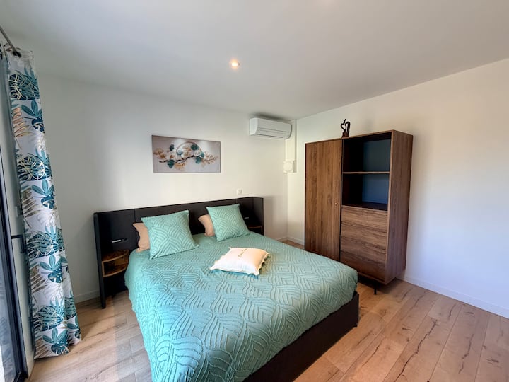 Suite Double Avec Salon Canapé-lit Et Terrasse - Lorgues