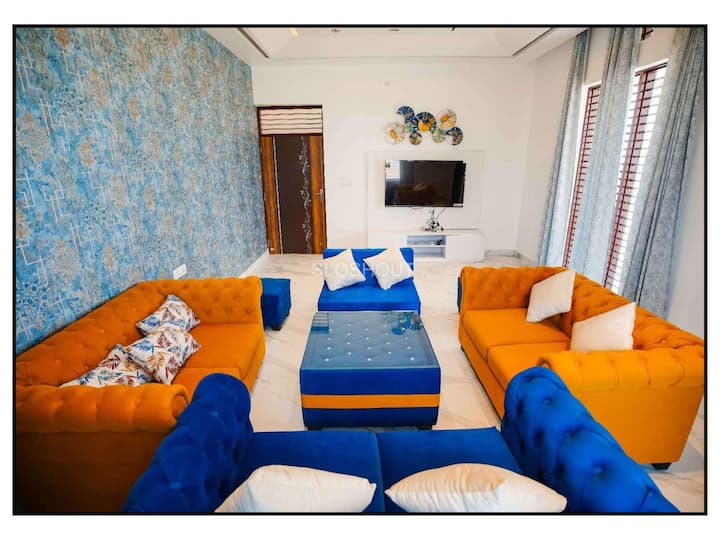 Prime Hill Estate|aravali Views|16bhk Pool Retreat -