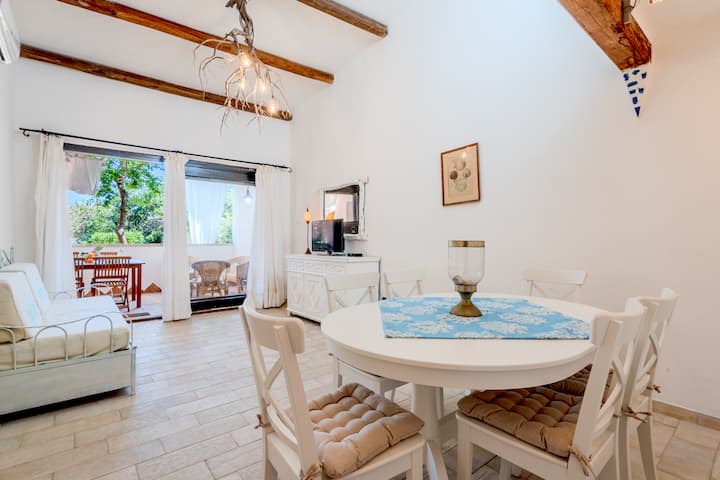 Exclusive Smerald Apartment - 4 Min From The Beach - Golfo Aranci