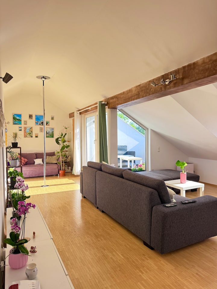 Cozy, Sunny And Peaceful Apartment - Neubiberg