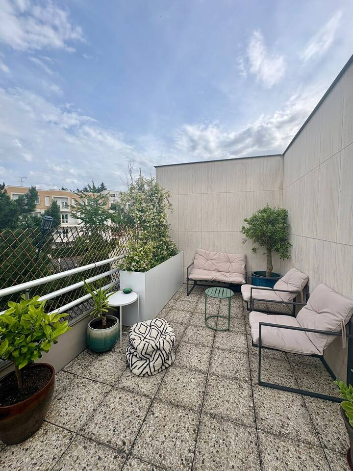 Superbe 2 Pièces Avec Terrasse à Garches - Garches