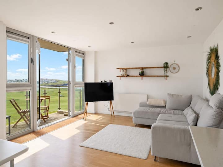 Apartment, Balcony Overlooking Fistral, Sea Views! - Crantock