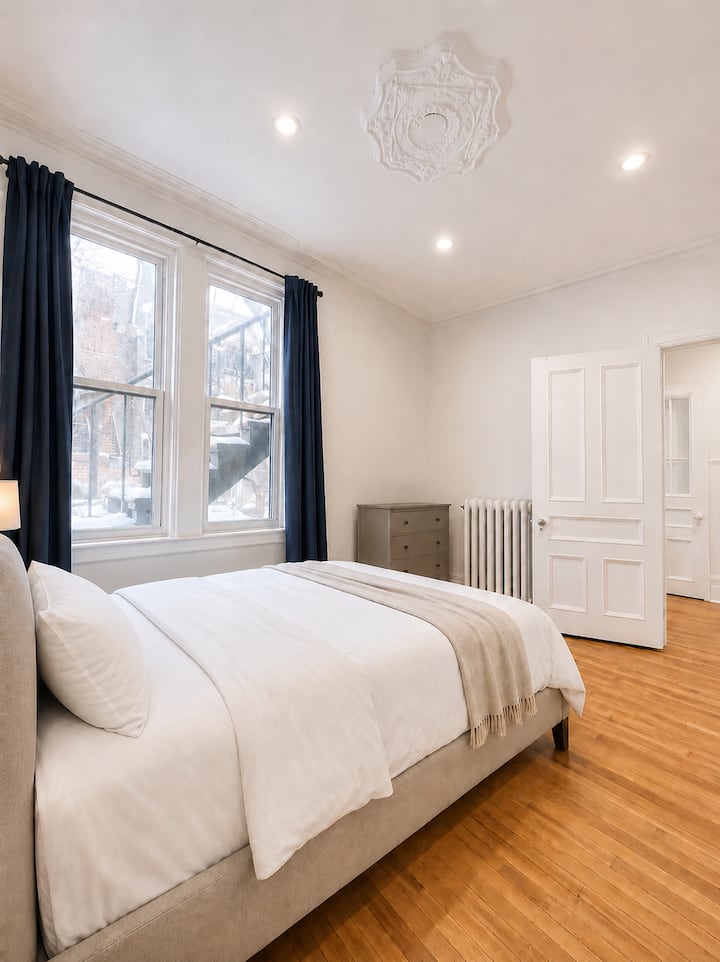 4 Bedroom In Heart Of Plateau - Laval, Quebec, Canadà