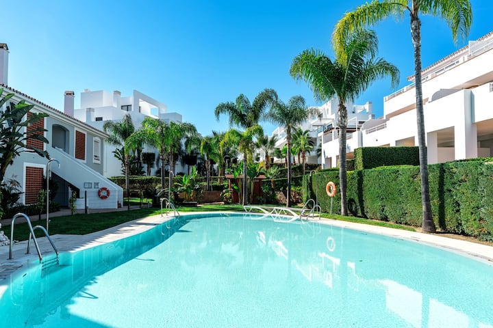 Sunlit 2br With Pool & Terrace · El Paraíso - Estepona