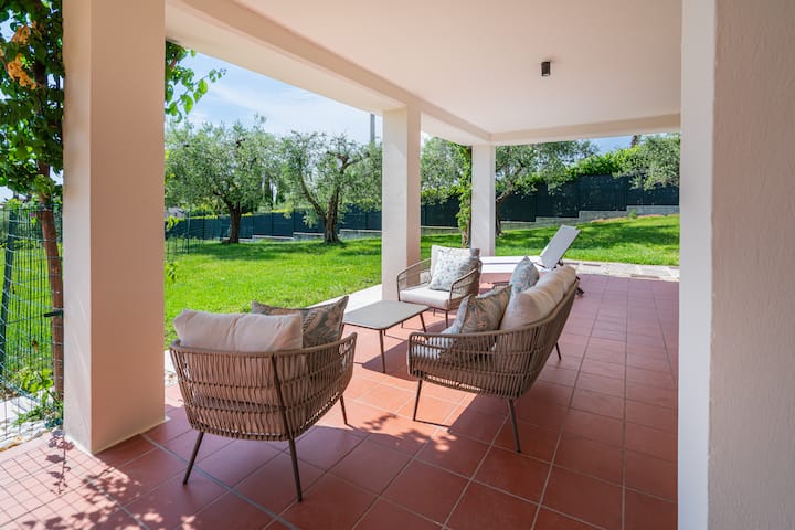Apt. X 4, Free Park, Wi-fi, Vista Lago E Oliveto. - Bardolino