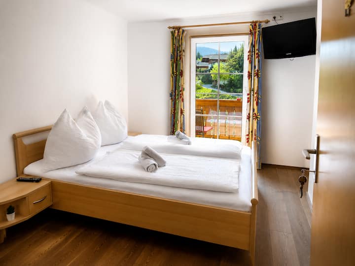 Bachseitenhof • Double Room With Mountain View - Obertauern