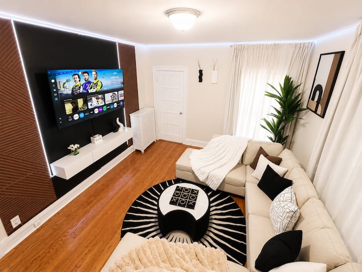 6br Apt  Workspace  Near Lakefront + Red Line - Evanston