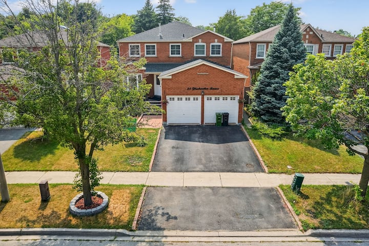 Aquas Maple - Markham