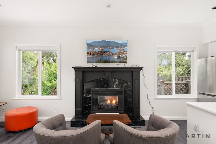 Cozy Garden Studio | Patio And In-suite Laundry - West Vancouver