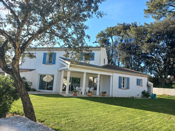 Location Superbe Villa à 400 M De La Plage - Saujon
