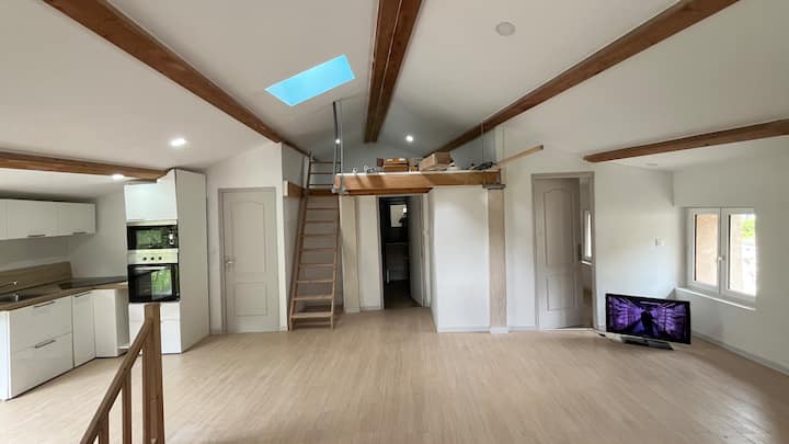 Superbe Appartement Refait Situe En Centre-ville - Castellane