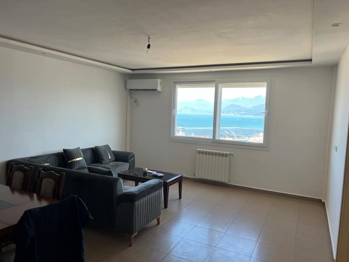 Appartement Avec Vue Panoramique + Parking - Béjaïa