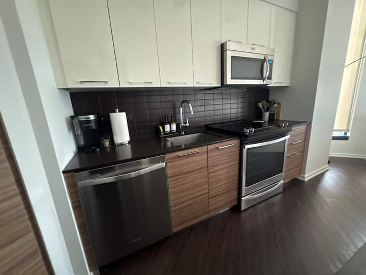 Walk To Tysons Mall & Metro | Modern Luxury Stay - Fairfax, VA