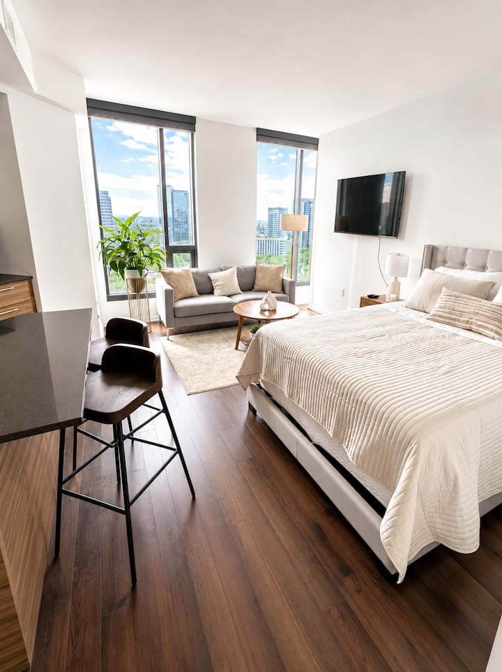 Walk To Tysons Mall & Metro | Modern Luxury Stay - Fairfax, VA