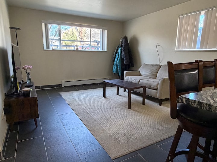 Spacious & Bright Stay Near Campus & Transit - Ann Arbor, MI