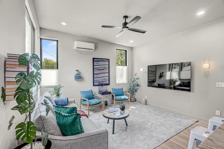 New Construction, King Bed, Record Player, Fenced - Raleigh, NC