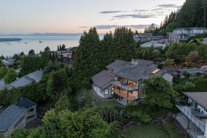 Stunning 4br Retreat | Indoor Pool, Hot Tub, Sauna - West Vancouver