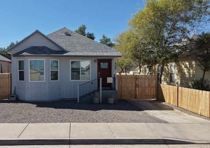Modern Upgraded Home Near Colorado River - Needles, CA