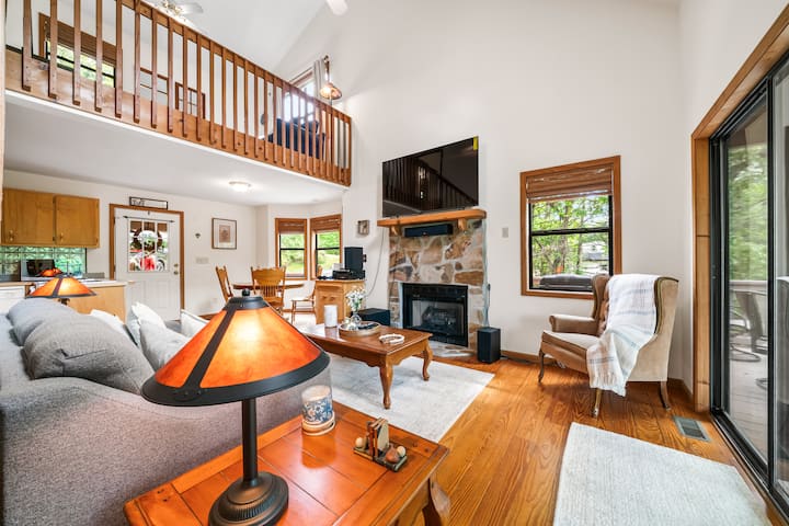 Fairway Lodge | Hot Tub • Golf Course • Helen - Helen, GA